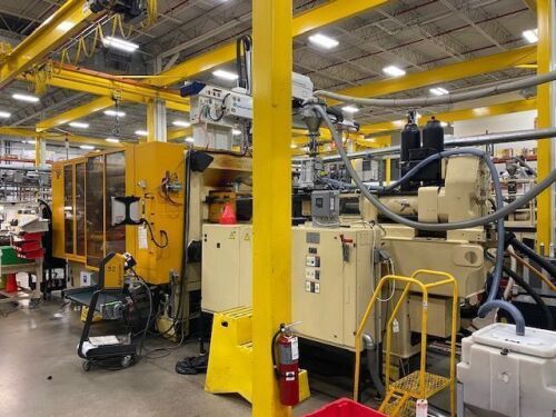 Husky H500 550 US Ton Injection Molding Press